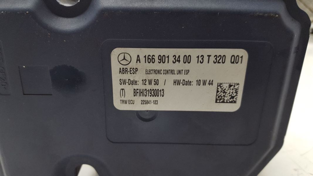 MERCEDES-BENZ MERCEDES ML-CLASS 2014 166 Type ML550, w/o adaptive ...